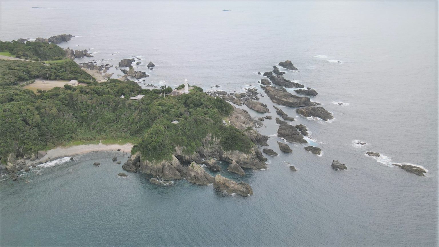 【和歌山県串本町】『潮岬灯台｜しおのみさき』の海釣りガイド（釣れる魚・駐車場・トイレ）｜和歌山釣りwalker